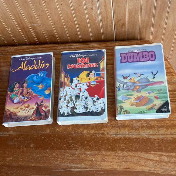 Disney | Media | Disney Classic 3 Vhs Set Dumbo 1 Dalmatians Aladdin ...